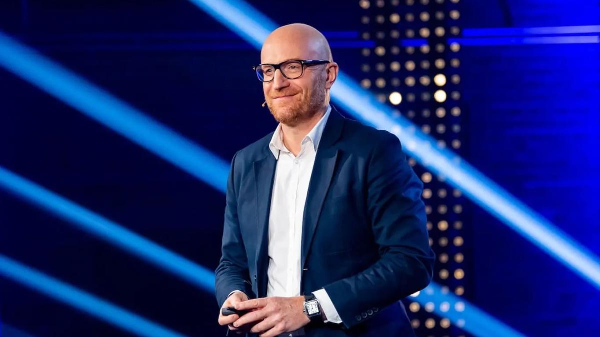 Intelligence Fabric Layer Introduced by Backbase to Make Integrating AI Into Banks Easy | Kisaco ...